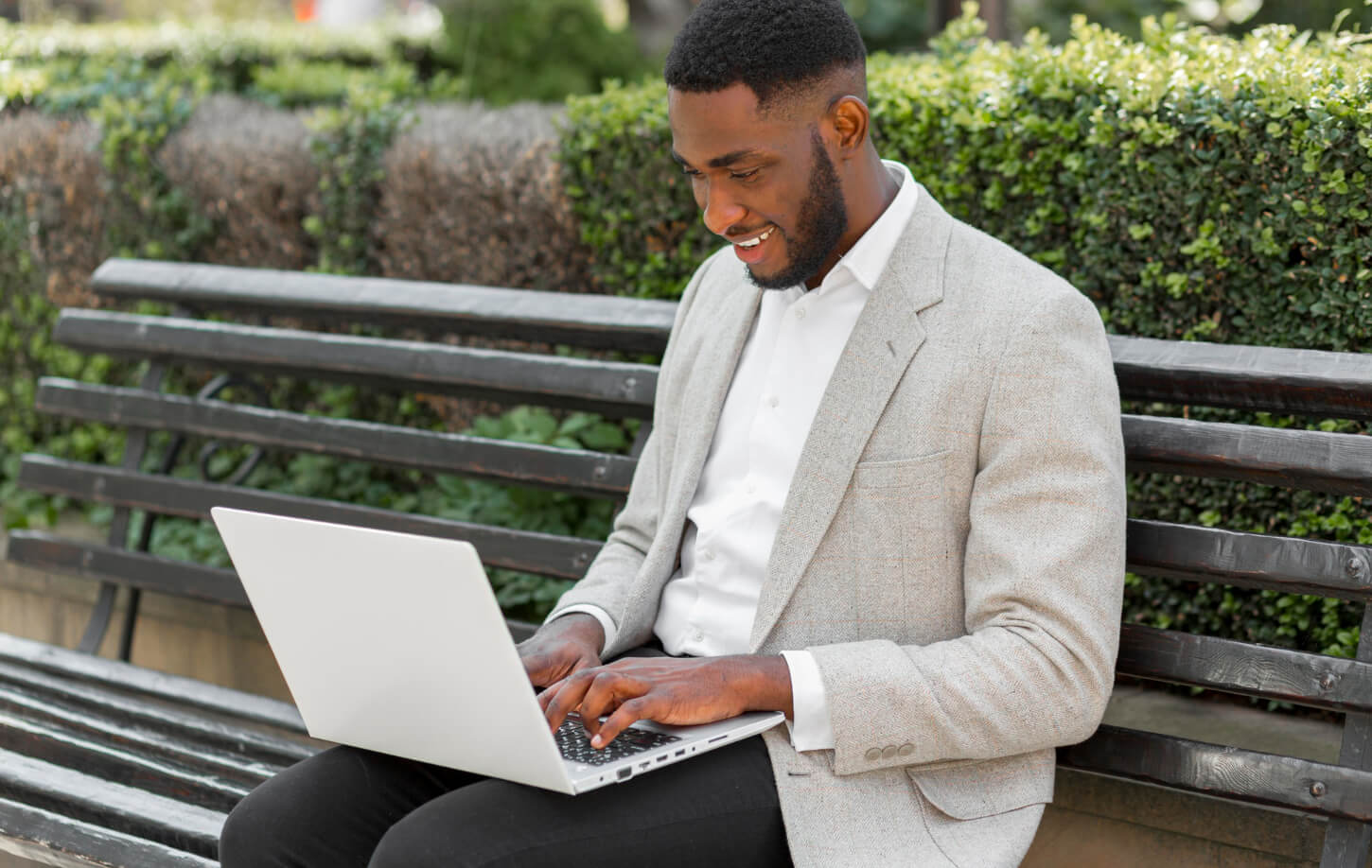 Chain of command in business: Definition + Benefits